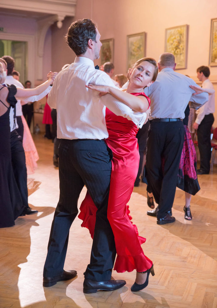 Deju Kursi Pieaugušajiem - Deju Kursi Rīgā. Piesakies un nāc dejot!